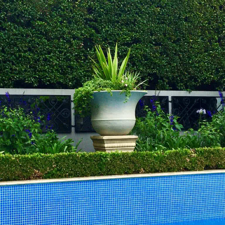 GRC Bell Planter
